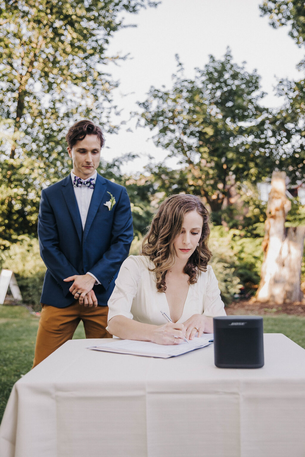 Standesamtliche Hochzeit im Garten - Jessica & Adam - Hochzeitsblog I ...